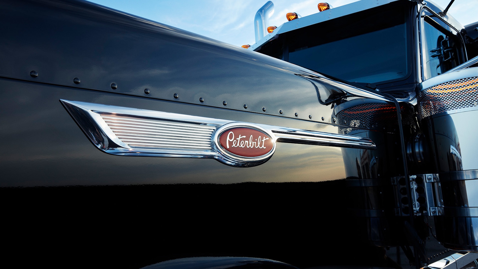 PETERBILT LAUNCHES SPECIAL EDITION MODEL 389X | www.truckblog.co.uk